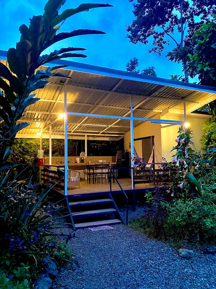 Casa Luna (With A/c + High Speed Wifi) - Costa Rica