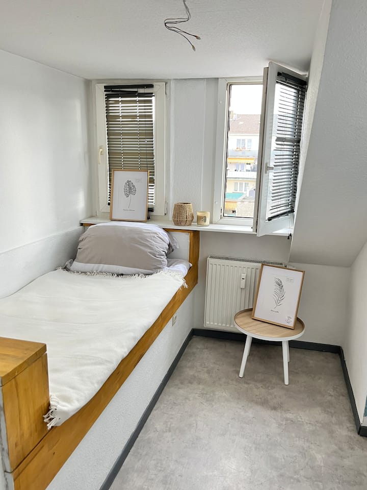 Gemütliche 1-zi.-whg. In Krefeld - Krefeld