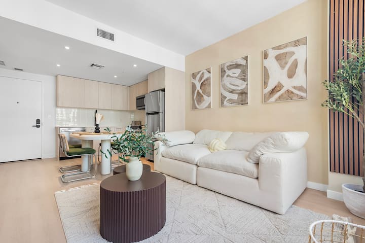 Luxury Top Floor 1br | Rooftop Pool + Gym - Miami