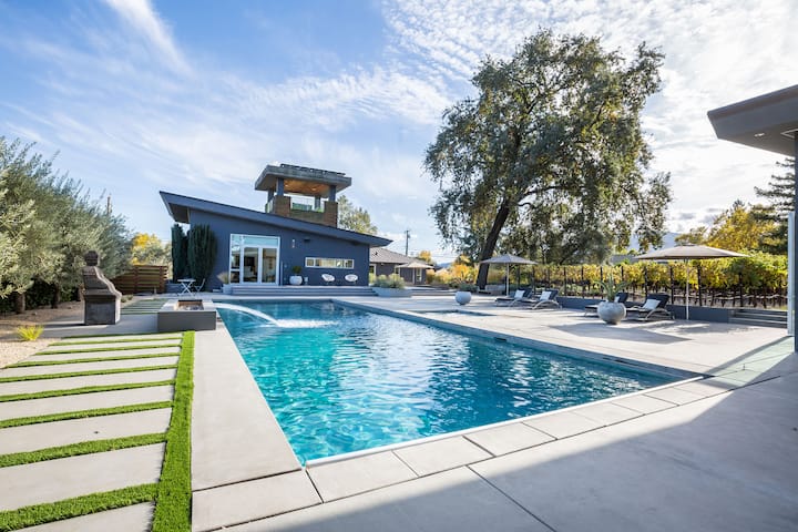 Zinfandel Winetower - St. Helena, CA