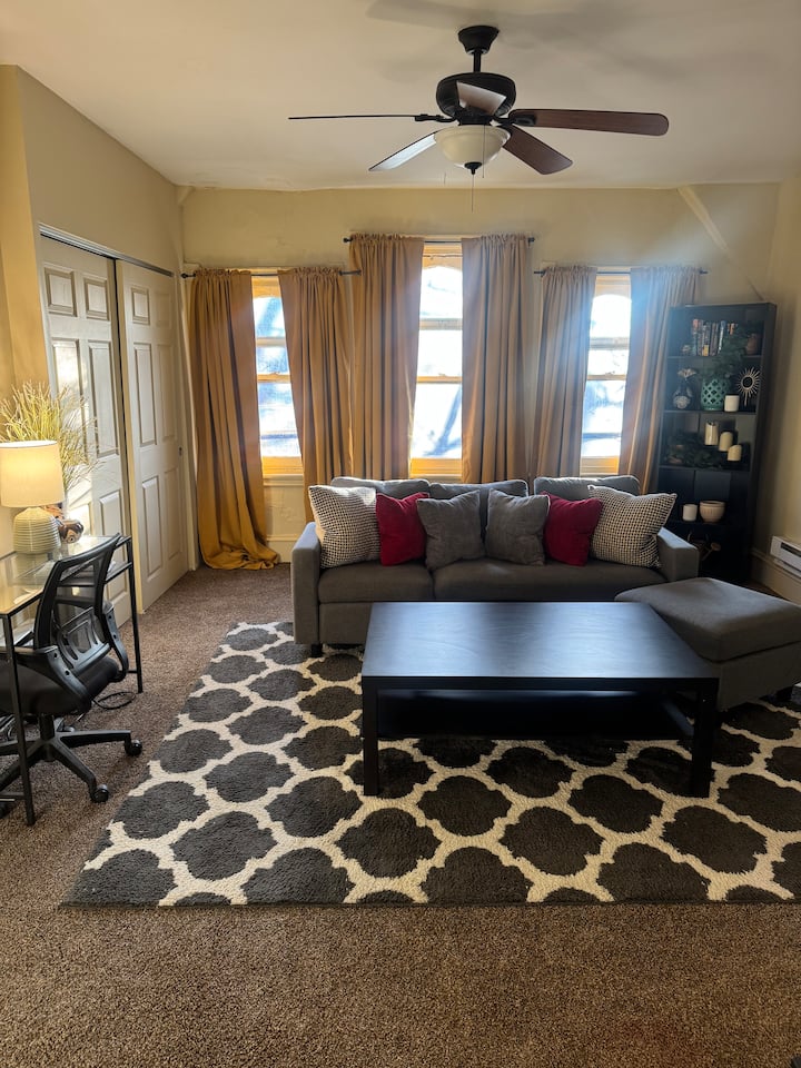 Cozy Lrg 1 Bd, 1bth Upstairs Apartment/ Cedar Park - Philadelphia, PA