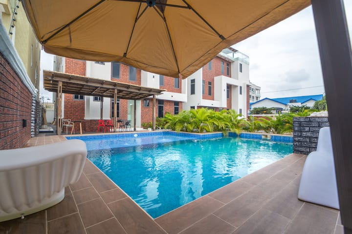 Swimming Pool /Gym/ Airport View/ 1b Apartment - Accra