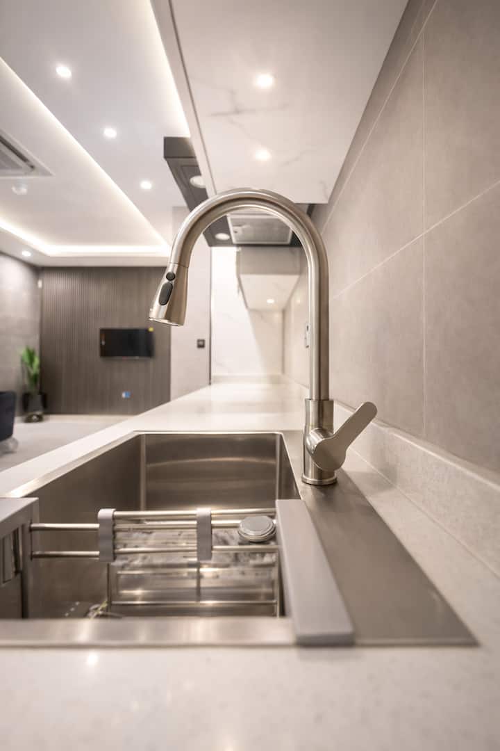 Swimming Pool /Gym/ Airport View/ 1b Apartment - Accra