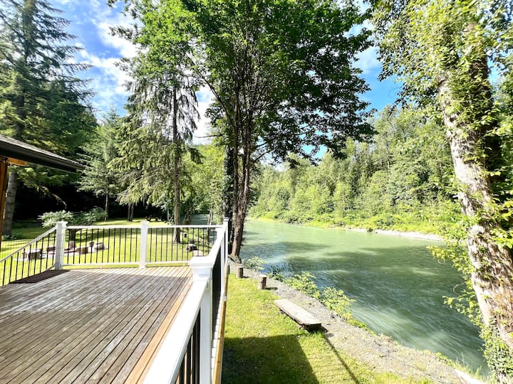 Riverside House - Lake Cavanaugh, WA