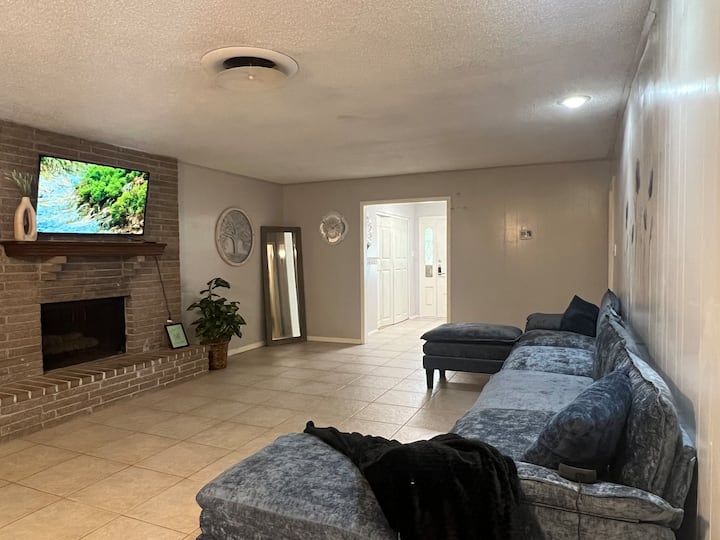 Spacious And Cozy. 15 Minutes Away From The Beach - Corpus Christi, TX