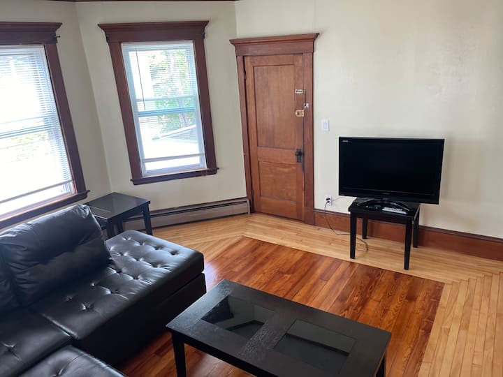 Perfect Spacious Getaway 2nd Fl - New Bedford, MA
