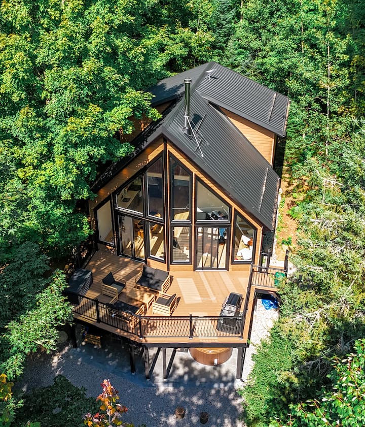 Cottage In Huntsville, Muskoka. Hot Tub + Sauna. - Huntsville
