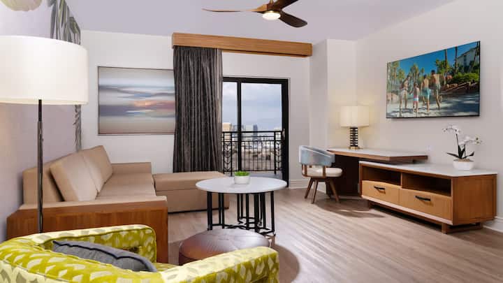 Tahiti Village – Huge 1br W/ Balcony & Pool Oasis - Las Vegas