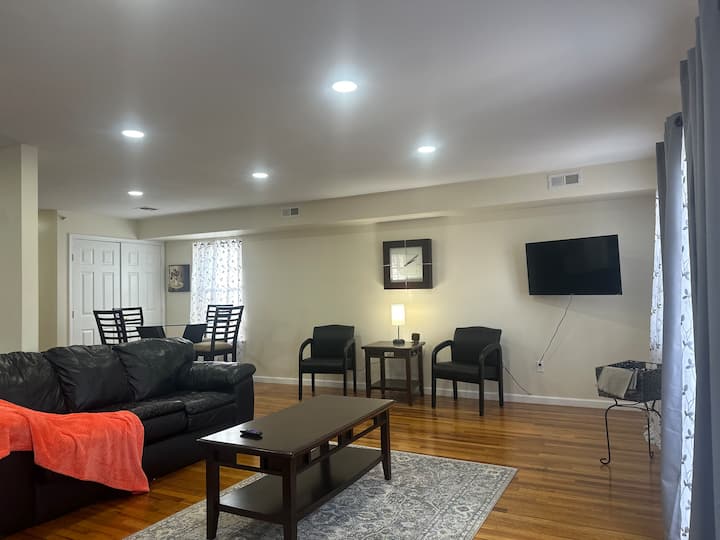 3bd/2bth|parking|near Prudential|17 Mins To Nyc - New York City