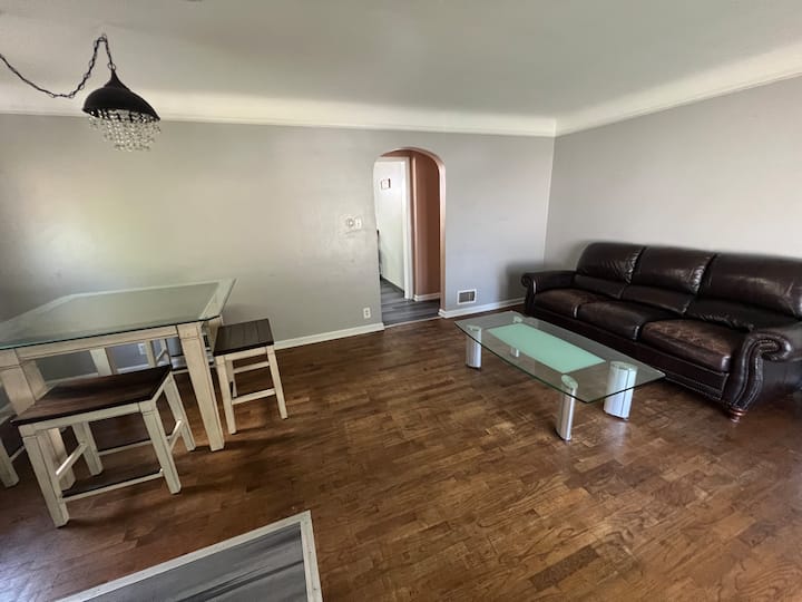 Free Parking Laundry Easy Highway Corporate Worker - Flushing, MI