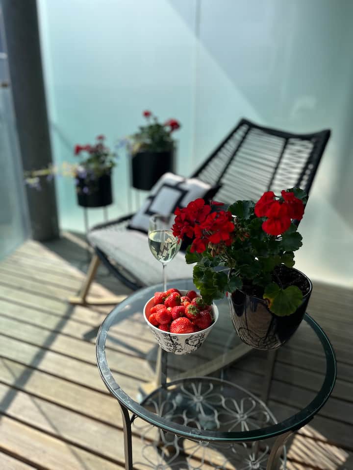 Appartment With A Balcony At The Heart Of Tallinn - Tallinn