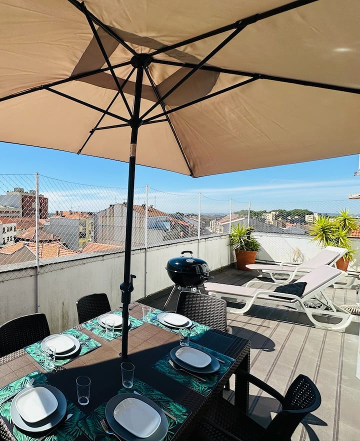 Renovado Com Ac, 2 Wc Completos, Terraço E Garagem - Porto