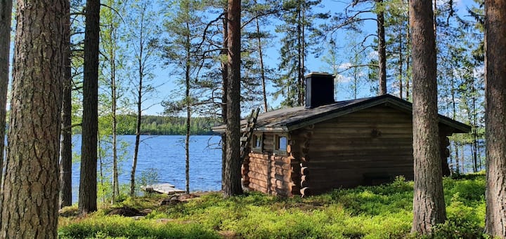 Saunamökki Järven Rannalla - Finland