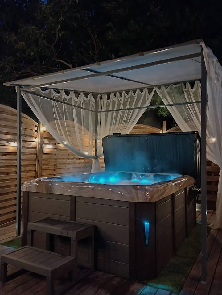 Détente Sous Le Figuier - Var