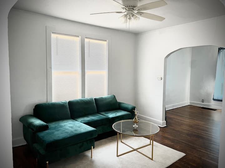Luxe Spacious Yellow Sunrise - Pueblo