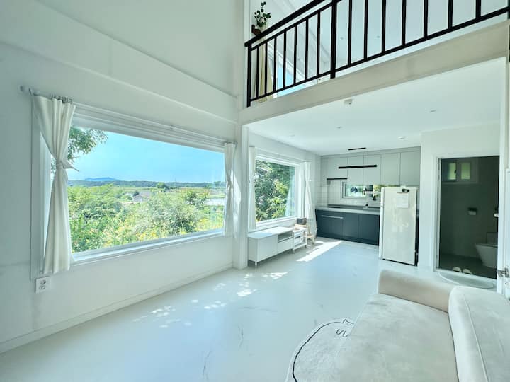 [벽난로 가능] 자연 속에 복층 독채 숲스테이, 시간이 느려지는 ‘느린숲’ - Chuncheon-si