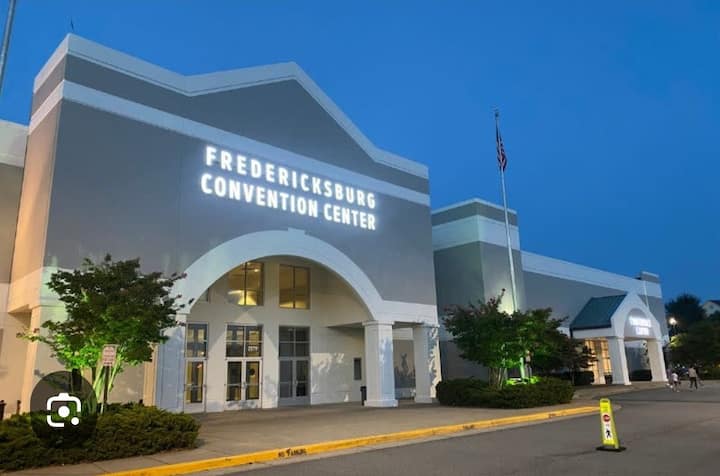 Mins To Hospitals*pool Table* Bbq Grill  * Hdtv * - Fredericksburg, VA