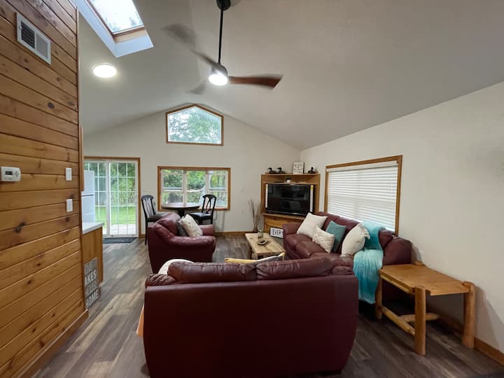 Legacy Farm! Waterfront Cottage - Eau Claire, WI