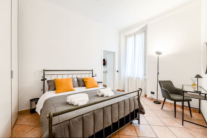 Charming Flat - In Navigli, Duomo Cathedral - Milano