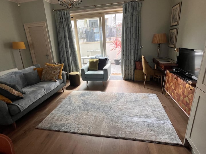 Stylish, Charming Home, 2 Min Walk To The Harbour - Malahide