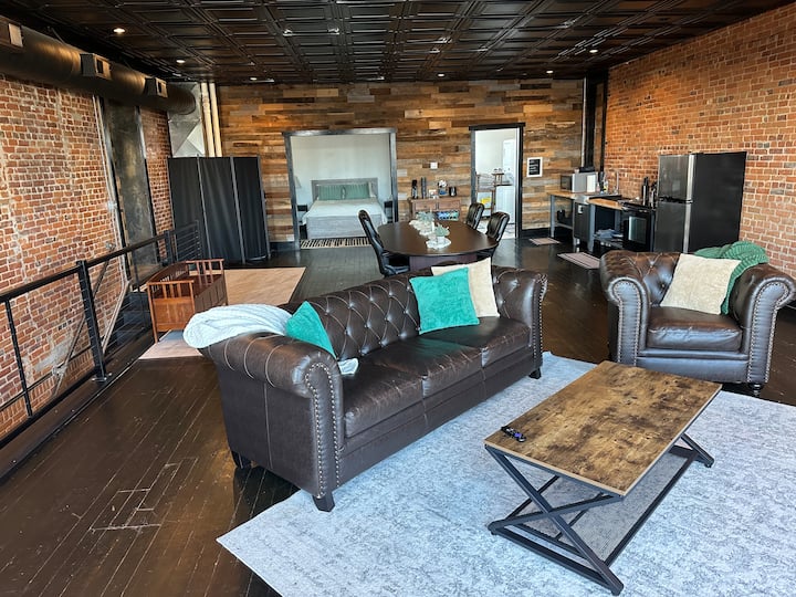 Studio Style Loft Apartment - The Lakes, MN