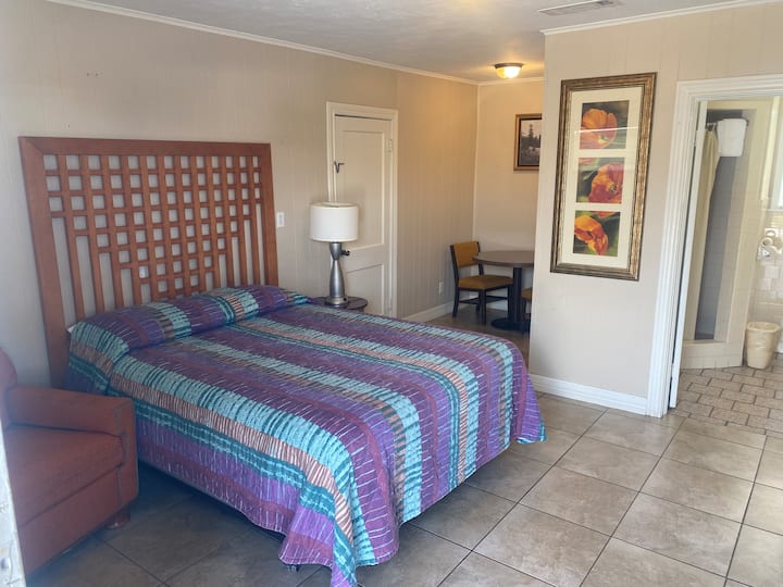 Spindletop Motel #4 - Beaumont, TX