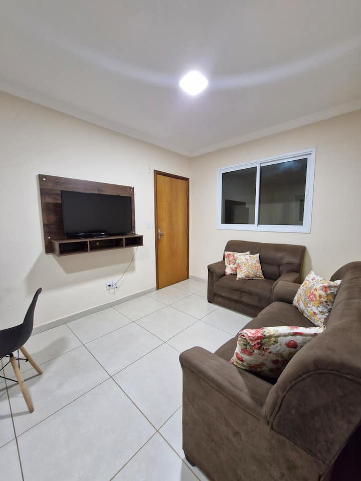 Apto Central C/ Suíte  2 Vagas  Próx Uftm E Abcz - Uberaba