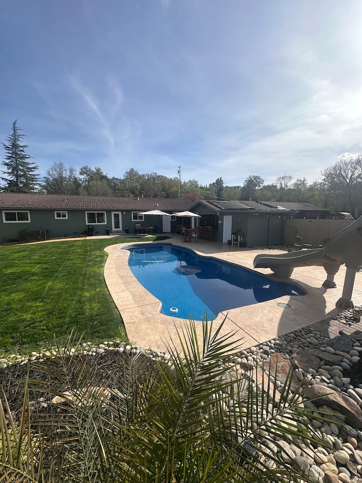 Heated Pool, Early Check-in, Hot Tub, Sauna & More - Russian River, CA