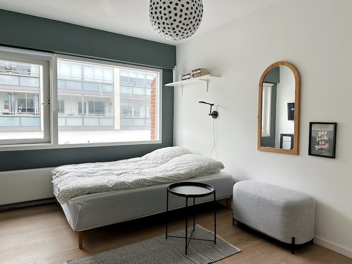 Skønt Nyrenoveret Værelse (Room D) Lige I Centrum - Hirtshals