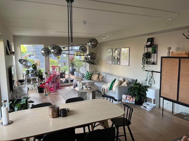 98m2,ensjø 100 M T-bane, Kvällssol Balkong, Modern - Oslo