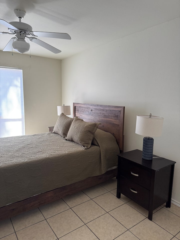 Centrally Located Near Inner Loop E - Houston