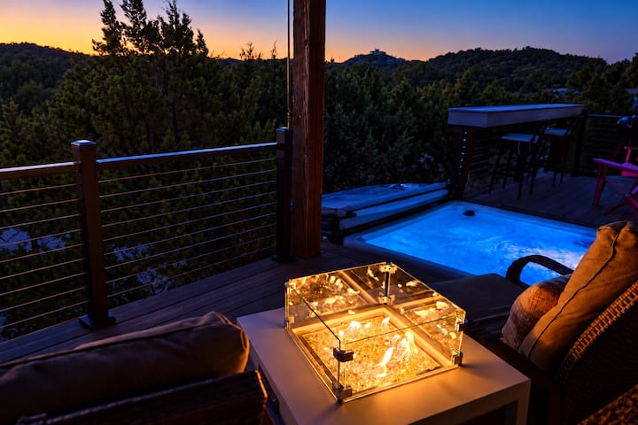 Romantic Hill Country Cabin With Private Hot Tub - San Antonio, TX