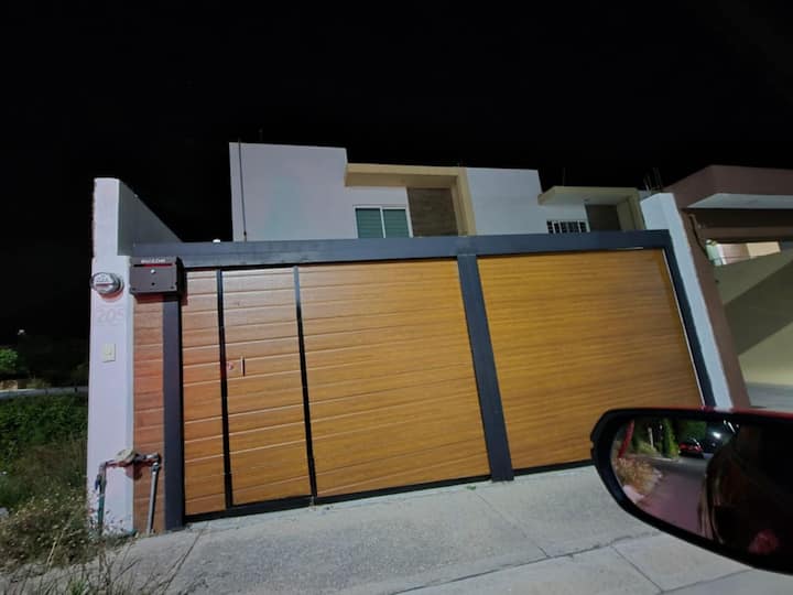 Casa Completa En Zona Privada - Zacatecas