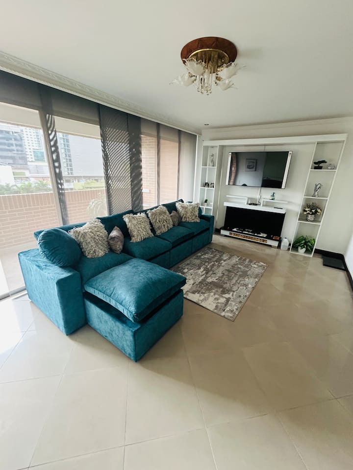 Increíble Apartamento En El Poblado-medellín - Medellín, Colombia