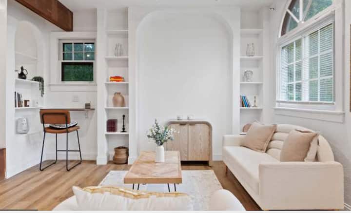 Charming Mediterranean Home Near Dc - Hyattsville, MD