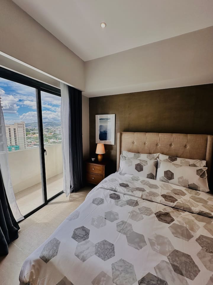 Modern Simplistic Condo Unit Near It Park & Ayala - Cebu