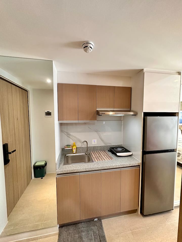 Modern Simplistic Condo Unit Near It Park & Ayala - Cebu City