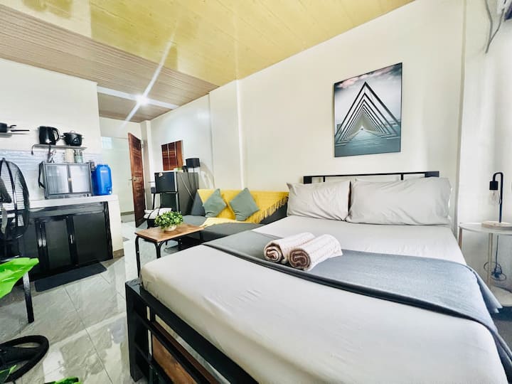 Modern Studio | Private Balcony | Near Sm Naga - Naga