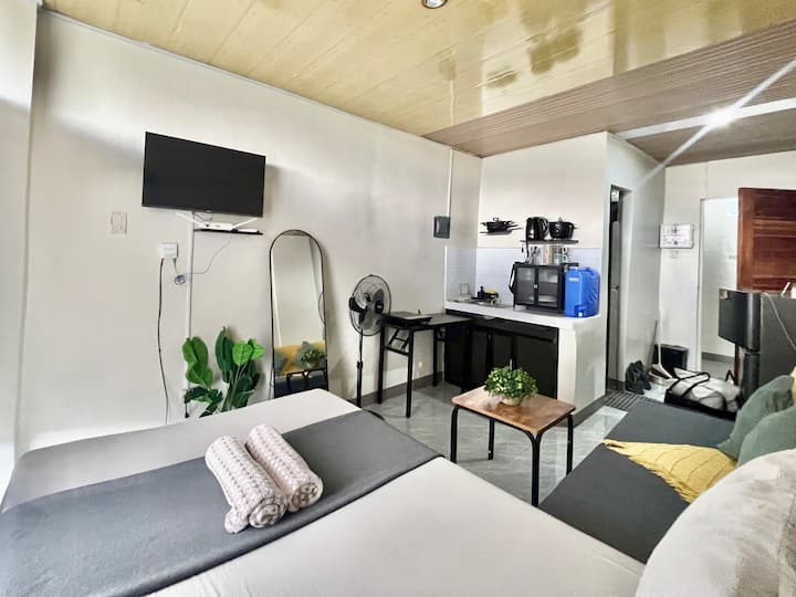 Comfortable Studio Stay With Balcony - Naga