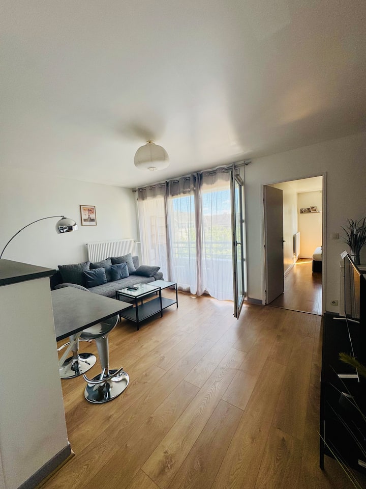 Parking Privé • Métro 8 - Créteil