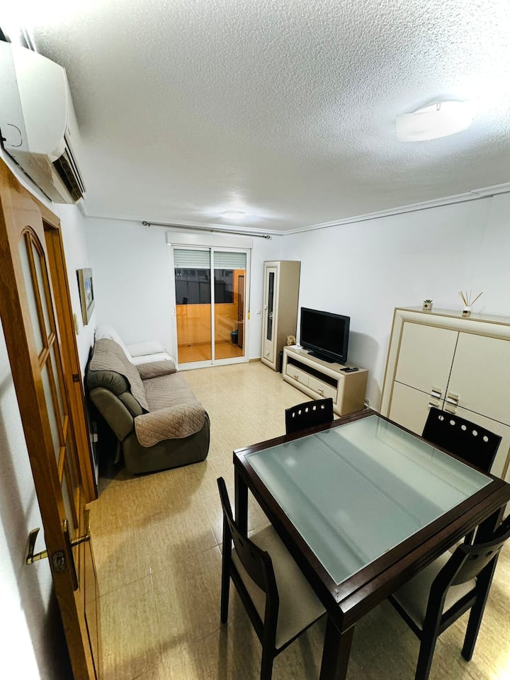 Cozy Apartment Torrevieja Center - La Mata