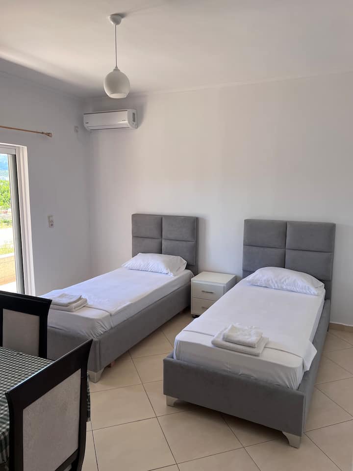 Villa Luiza- 1 Bedroom Apartment - Ksamil