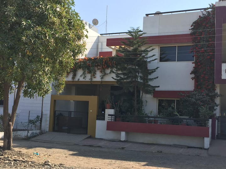 Charming Villa In Ujjain-family Retreat - Ujjain