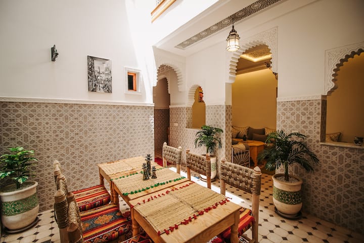 Riad Elkhouda Avec Bassin Au Rooftop - Morocco