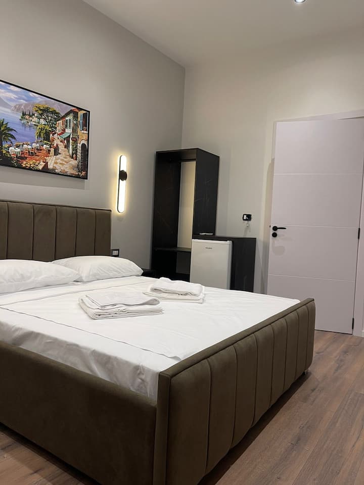 Kevin Rooms Hotel. - Vlora