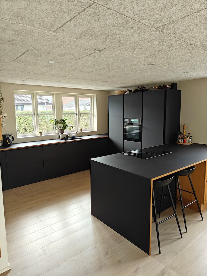 Familievenligt Hus - Tversted