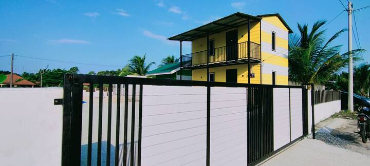 Village View Cottage Roomstay(yellow) - Kerteh
