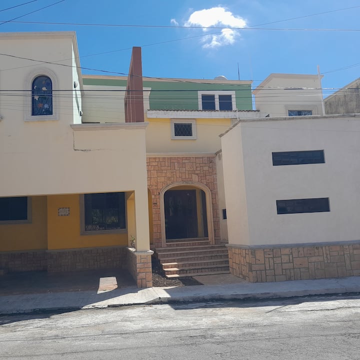 Cómoda Casa, 3 Habitaciones. - Mérida
