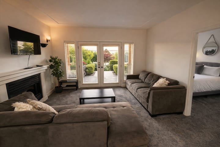 Fully Private 2br Suite –Ownentrance & Groundlevel - White Rock