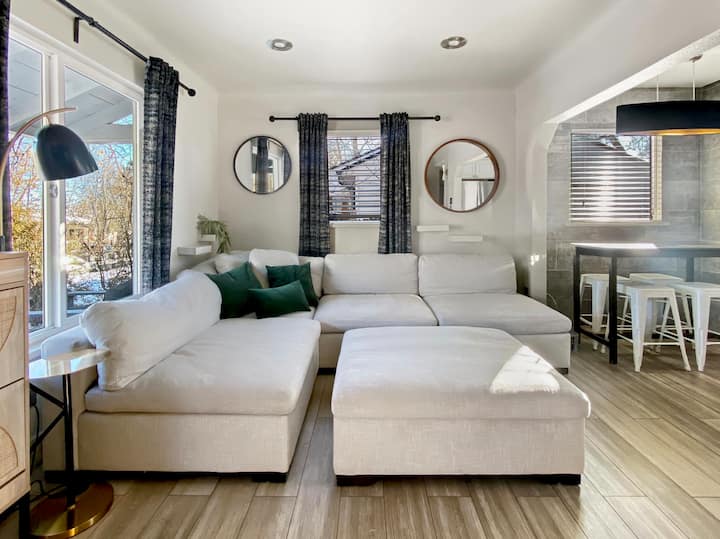 The Chill Bungalow - Denver, CO
